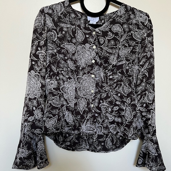 LOFT | Tops | Black And White Fitted Floral Loft Blouse | Poshmark